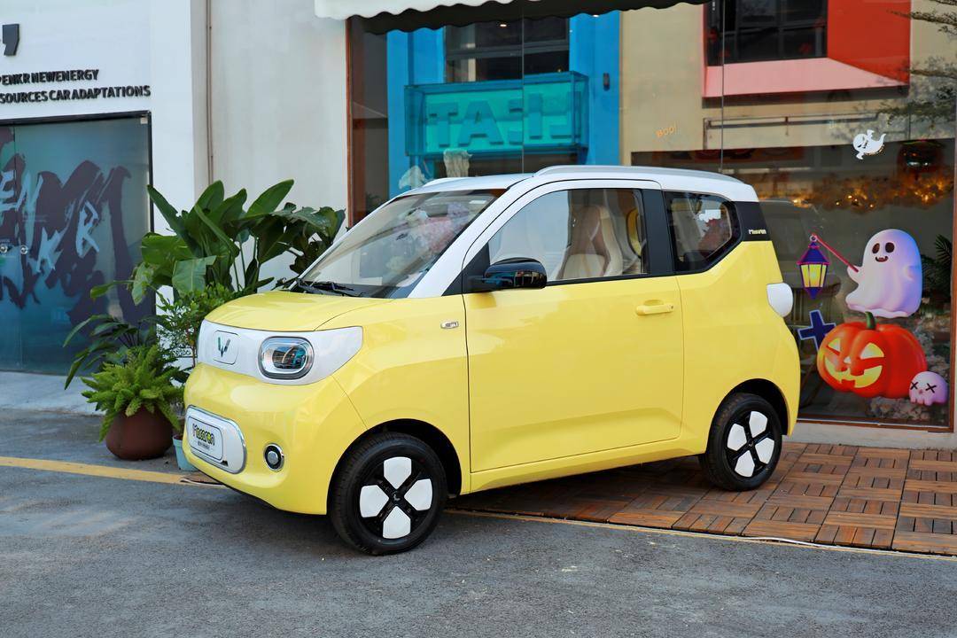 续航215km，好开好用颜值高，代步首选宏光MINIEV第三代马卡龙？