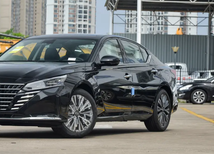 日产豪车当年卖20万，如今从18万降到12.58万，配2.0T+CVT