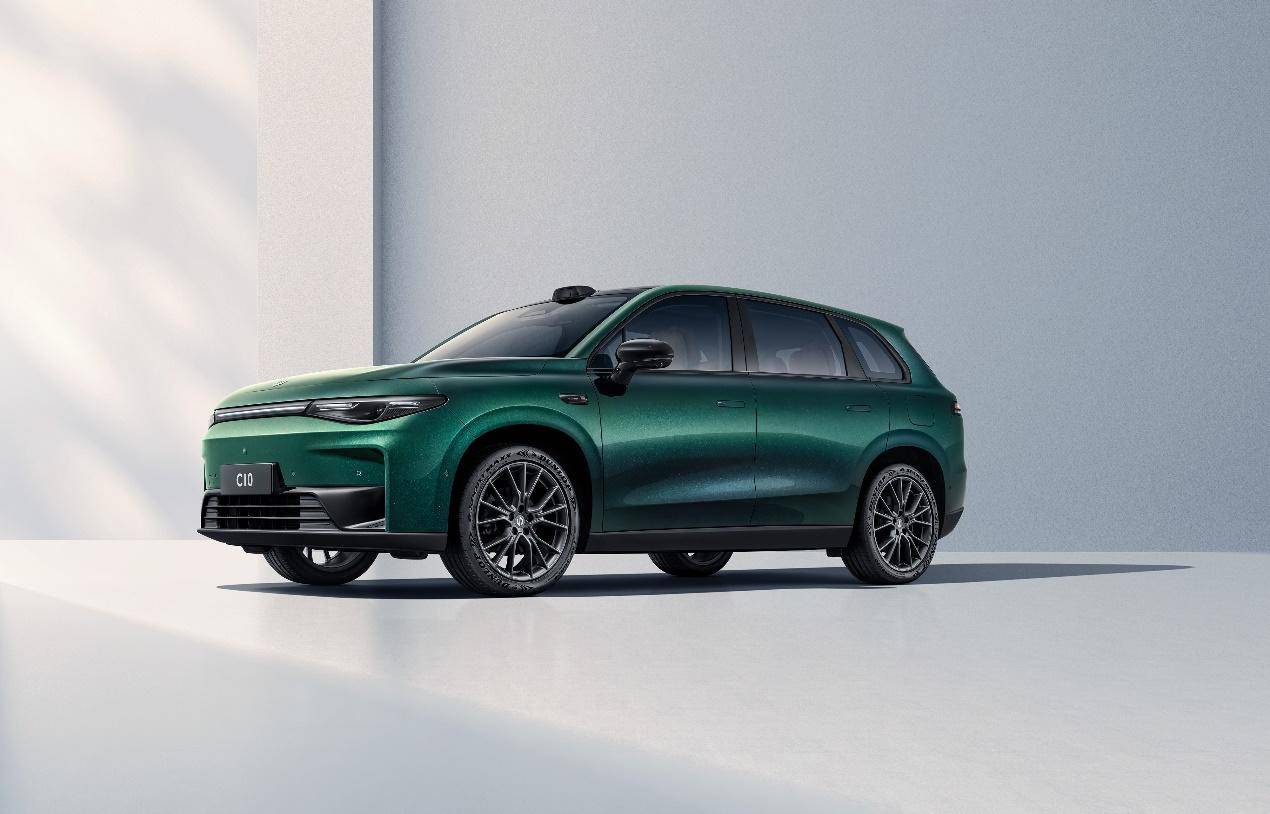 8295芯片+激光雷达只需要15.18万？零跑C10正式开启预售