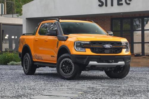 畅销全球，非承载+前后锁+全时四驱，900mm涉水，搭2.3T+8AT