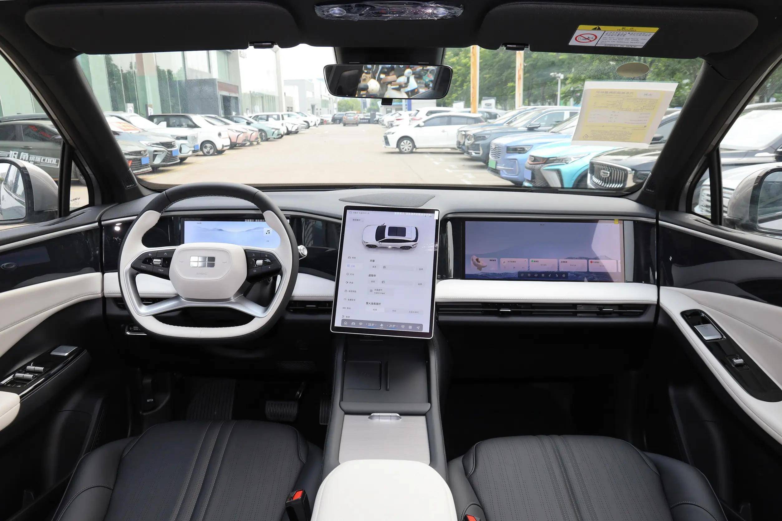 12月卖出7577辆，13.87万起售，颜值突出，银河L7是家用首选SUV？