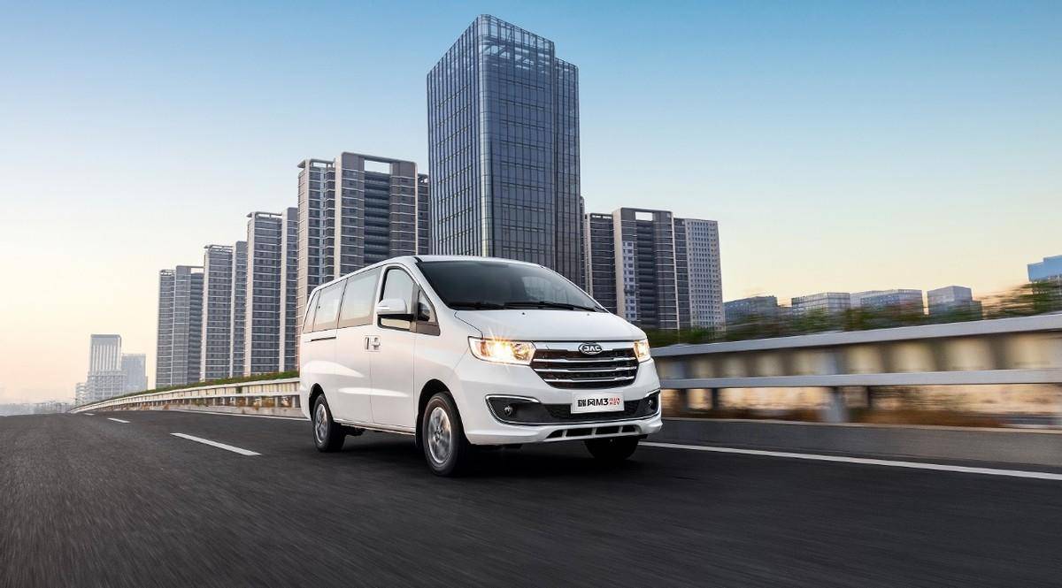 实用更实惠，能“混”的瑞风M3 PLUS HEV才是真的好