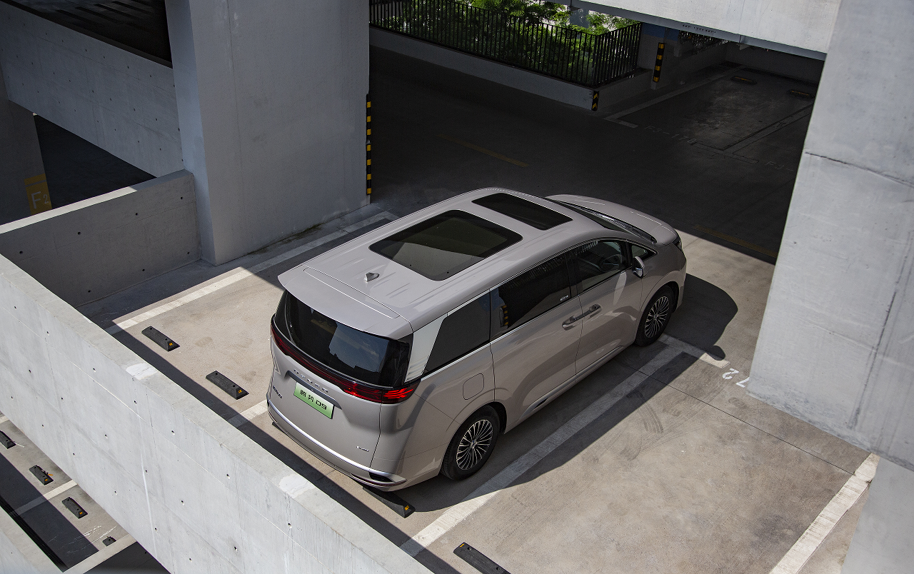 腾势全车系史上最大规模OTA来了！D9、N7、N8全面焕新