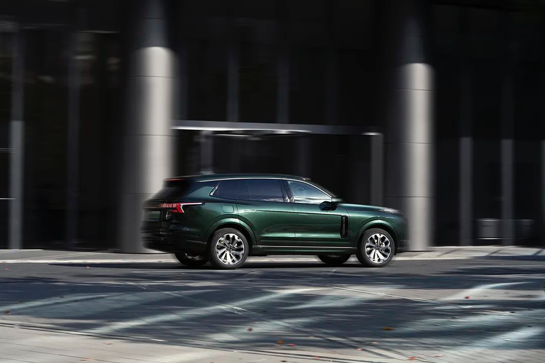 饱和式研发、亲和力价格，领克新09EM-P走出了中国特色高端化之路