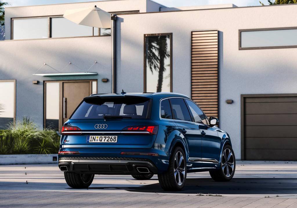 搭3.0T/4.0T+8AT，配Quattro全时四驱，不换代只改款，最后的燃油Q7官图发布