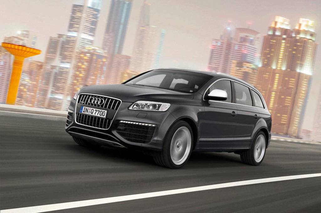 搭3.0T/4.0T+8AT，配Quattro全时四驱，不换代只改款，最后的燃油Q7官图发布