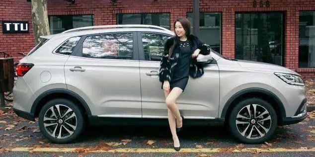 为了“活下去”拼了，这款SUV从9万一口气降到5万，标配四缸油耗仅6L