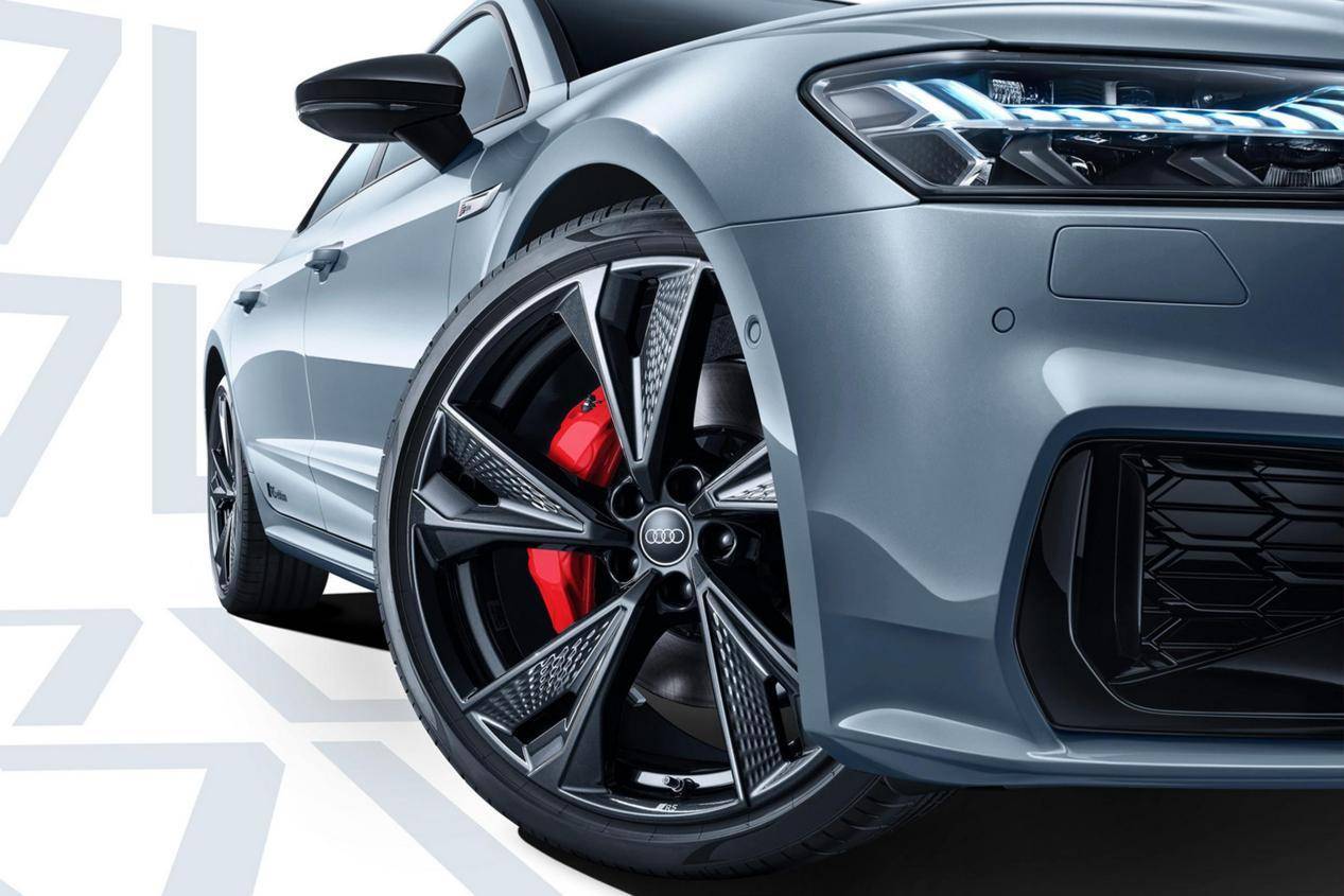 “西装暴徒”配RS套件，搭3.0T动力，新款奥迪A7L官图发布