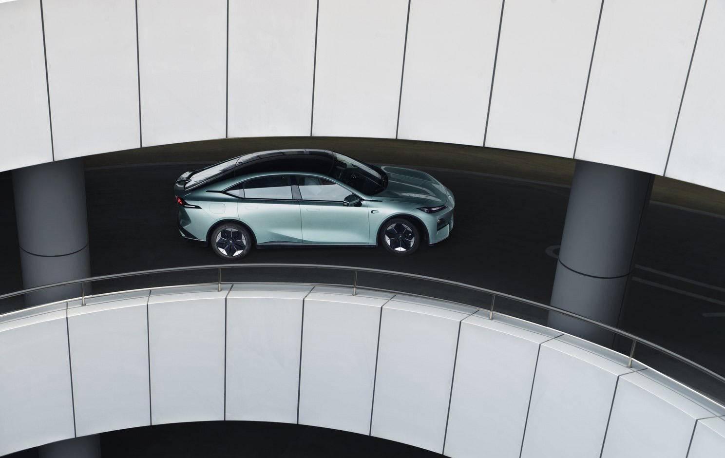 售价15.69万起，2024款深蓝SL03纯电版上市，提供两种续航可选