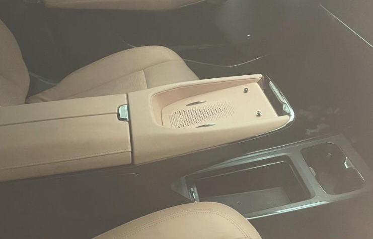 这回能看见细节了 岚图H37谍照来啦！