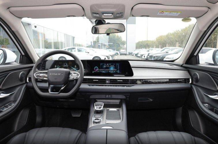 综合续航1400km，馈电油耗4.2L，1.5T插混奇瑞风云A8家用如何？