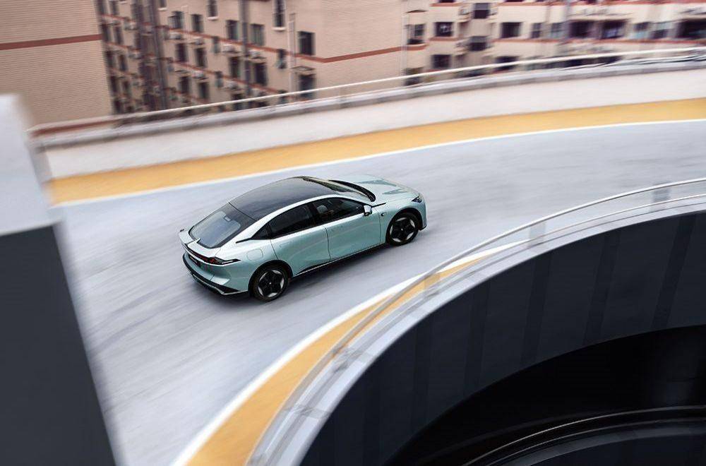 15.69万起，驾趣/配置在线，深蓝SL03纯电版龙年开卷