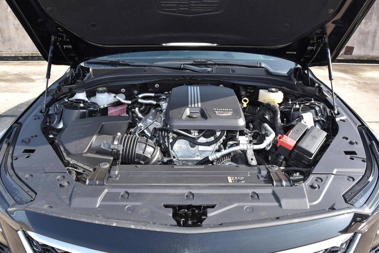 官降7万，前置后驱2.0T+10AT，配MRC磁浮悬挂，33寸曲屏