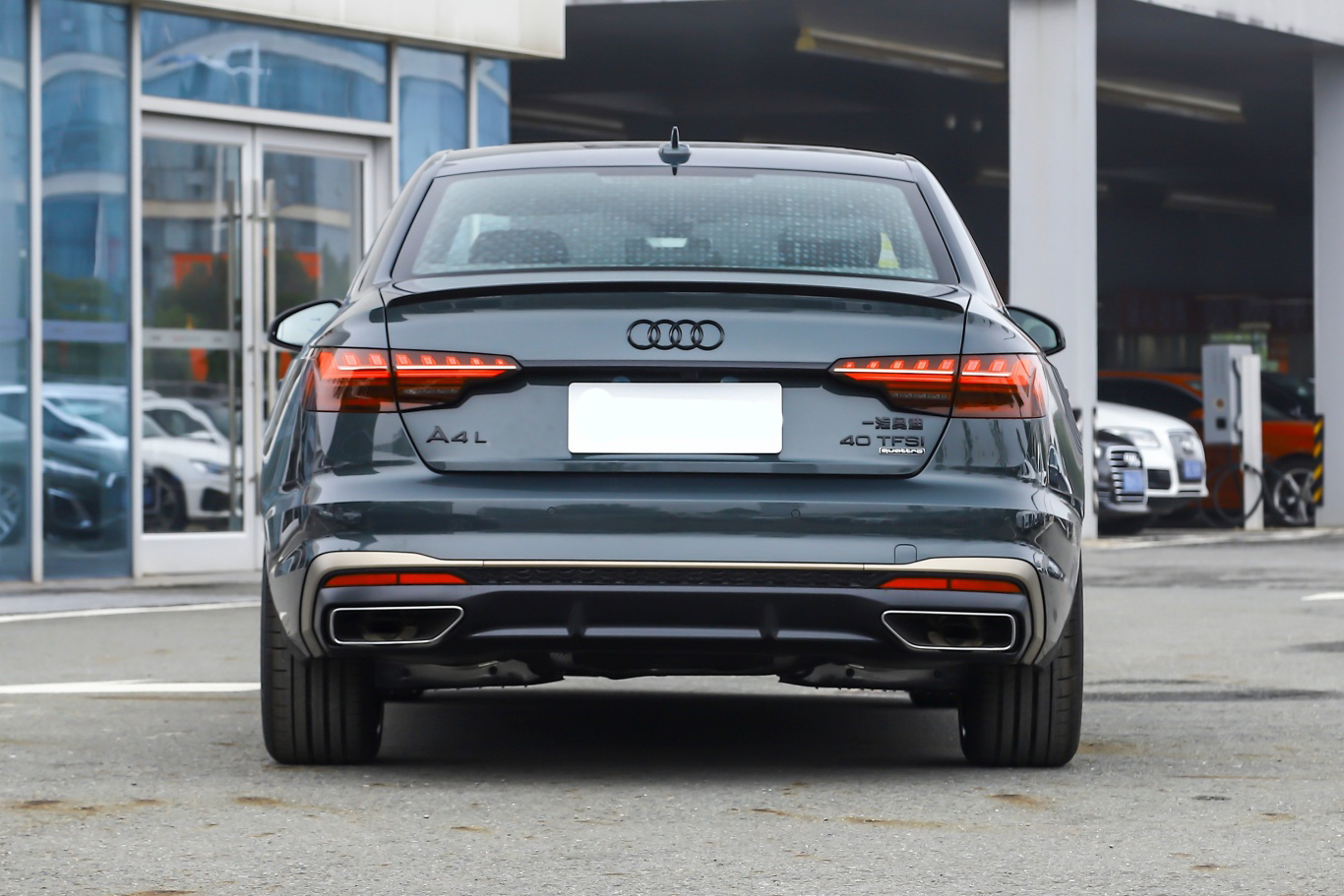 豪华车型该怎么选？奔驰C级对比奥迪A4L和凯迪拉克CT5