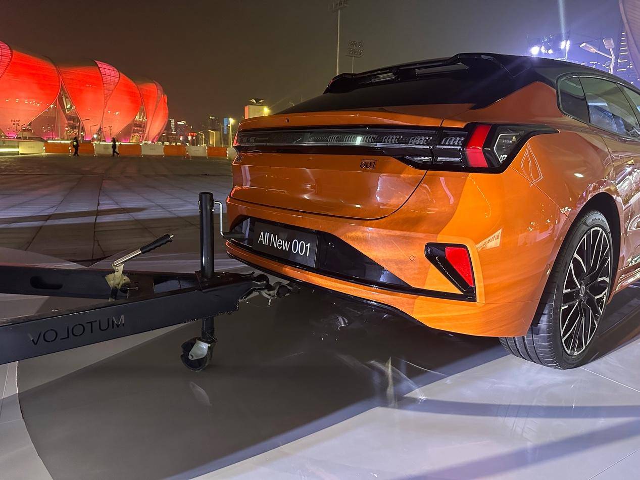 26.9万起售，采用800V高压平台技术！全新极氪001正式上市