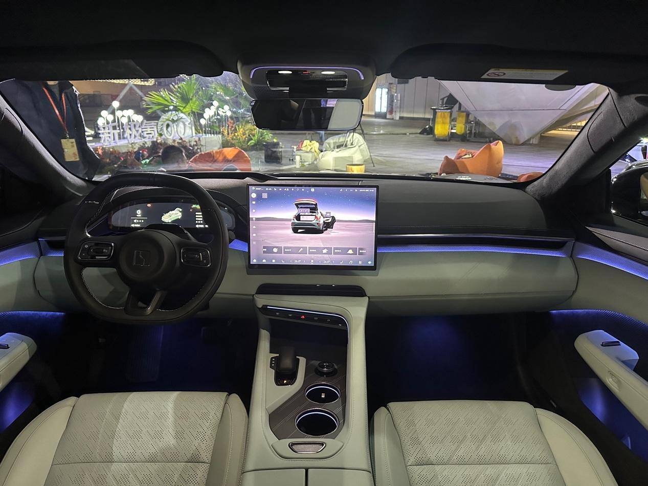 26.9万起售，采用800V高压平台技术！全新极氪001正式上市