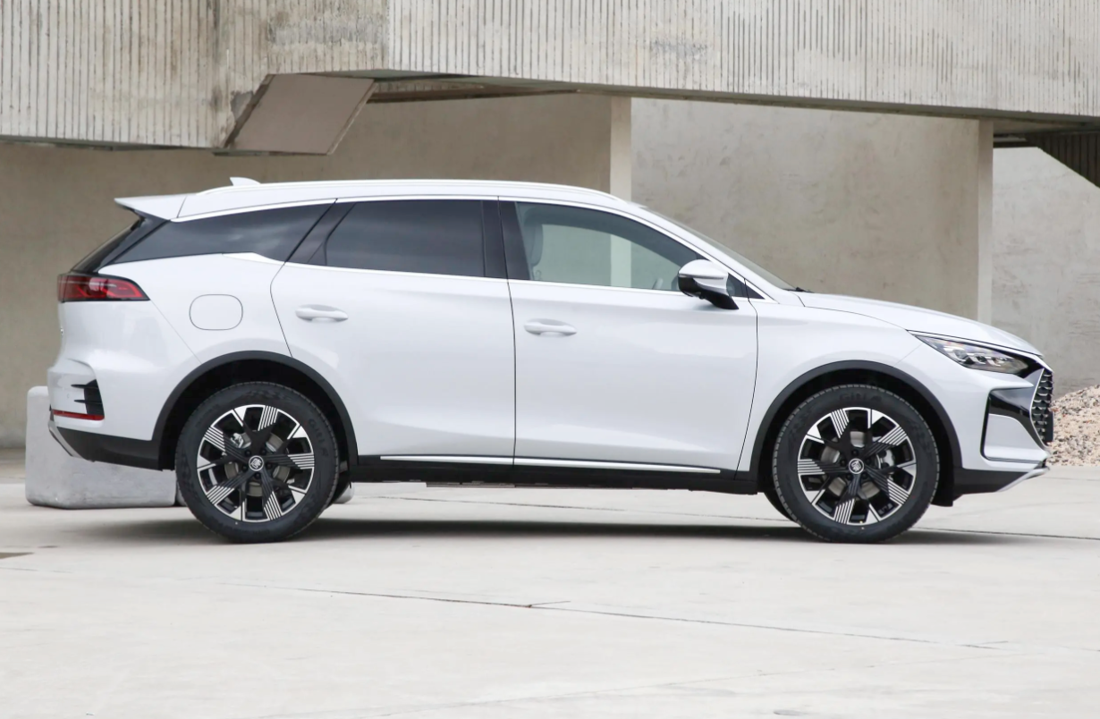 已跌破18万！唐DMi荣耀版也来了，对比合资紧凑型SUV该怎么选？