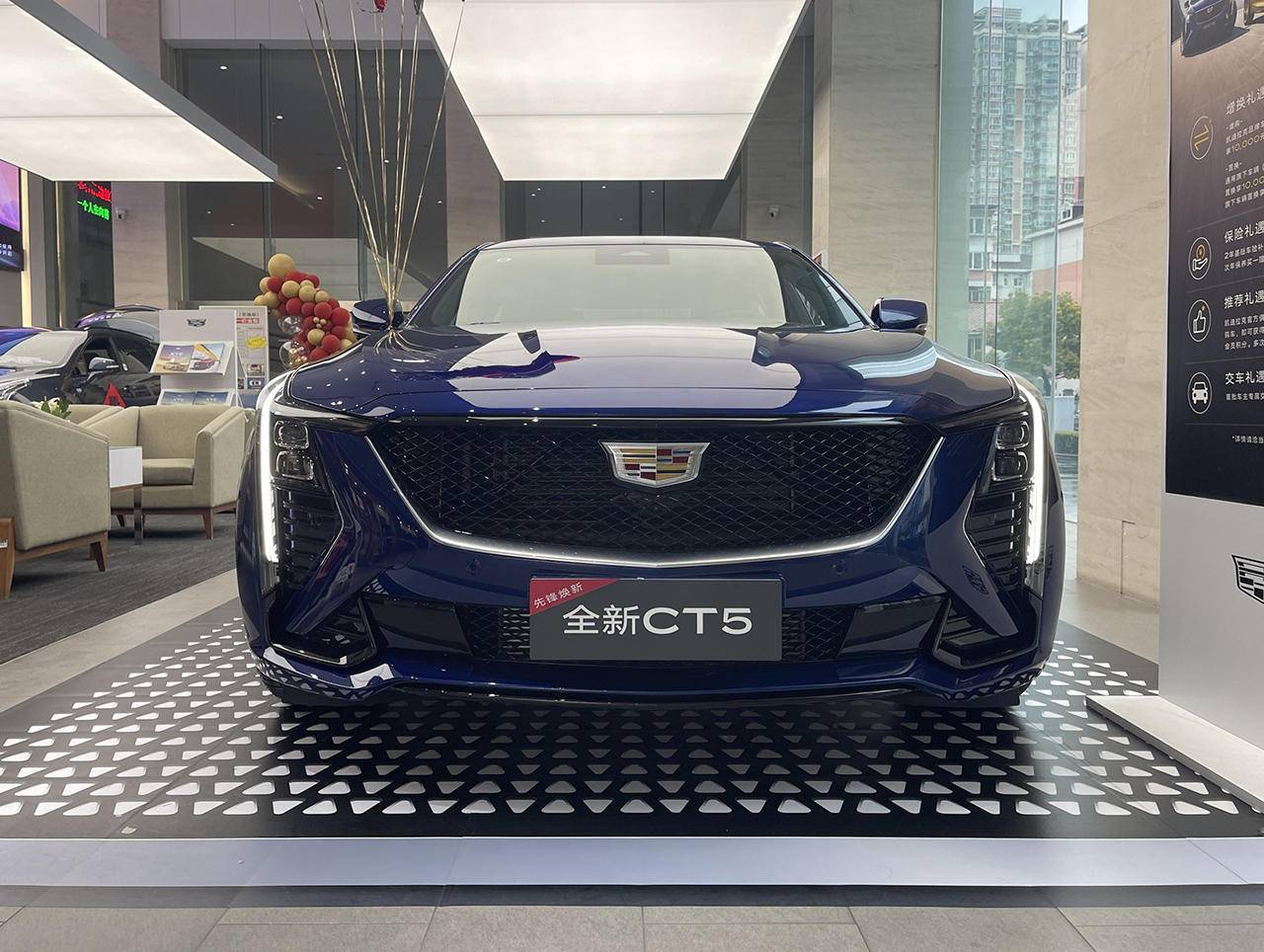 25万买不到3系，但可以买TA！凯迪拉克CT5到店实拍