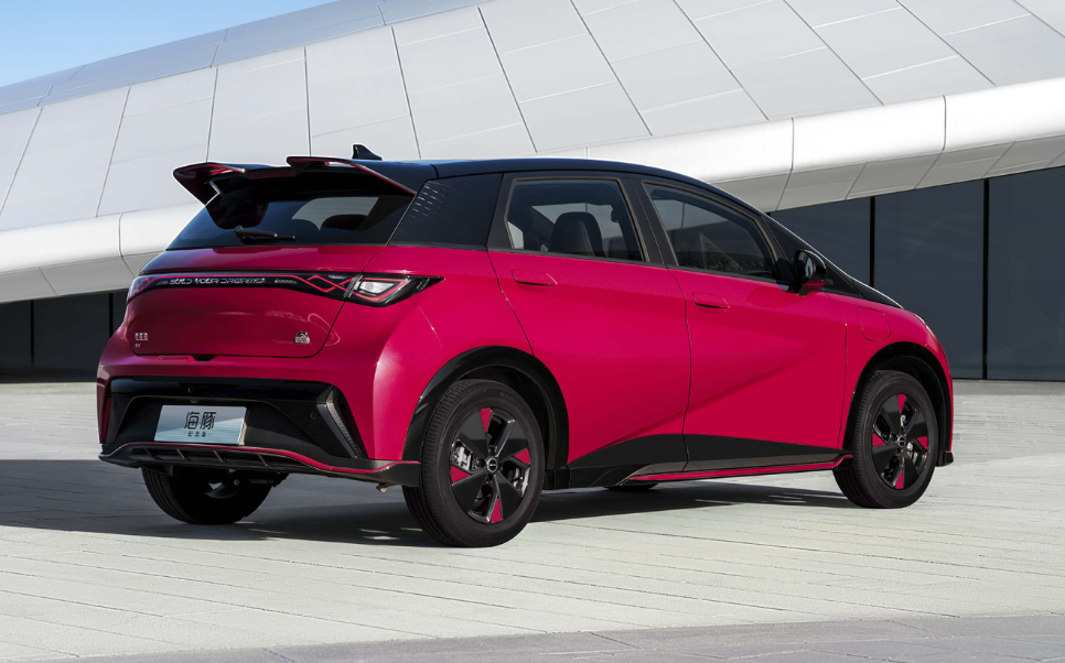 江淮钇为3下调售价：505km冠军版降至9.49万元，剑指比亚迪海豚