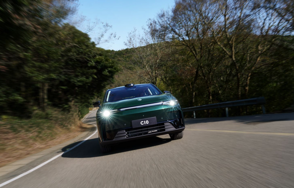 新能源SUV“卡位战”，零跑C10与深蓝S7，谁能卷到最后？