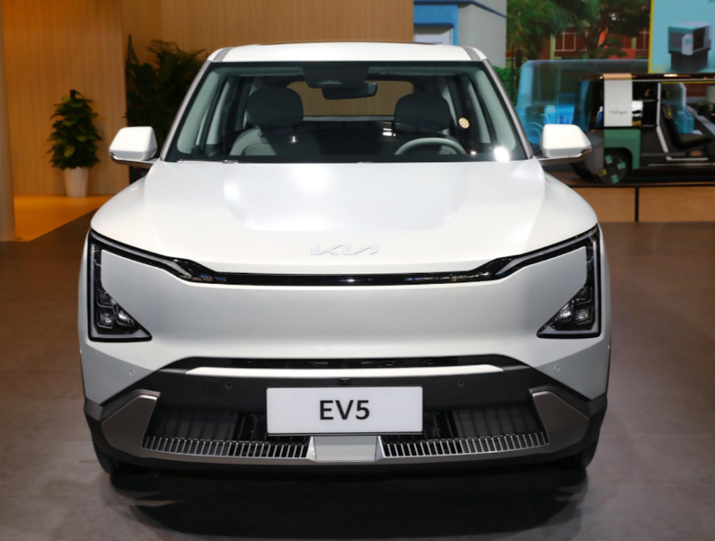 起亚又一“力作”诞生！EV5 720长续航版上市，解锁生活新体验