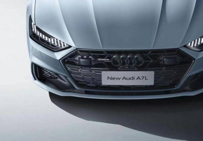 宝马五系和A7L选哪款好？全新奥迪A7L已上市，RS套件增添动感