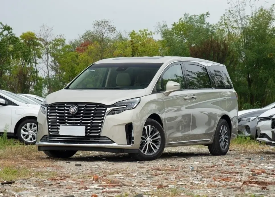 MPV车型GL8和威然哪个好？从这几个方面对比出结论