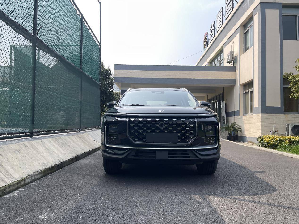 16.69万起售，配奇瑞鲲鹏C-DM技术，到店实拍捷途山海L9