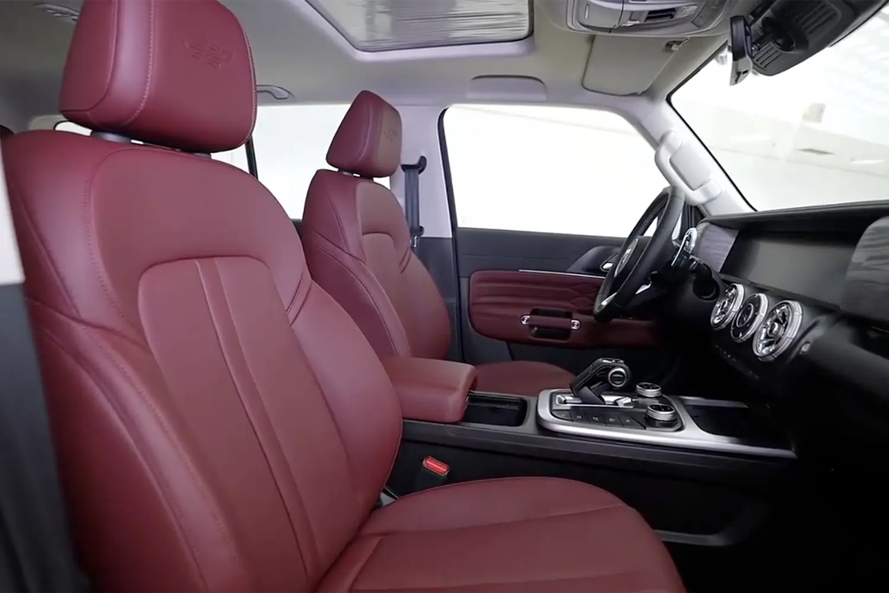 3.0T V6+48V轻混+9AT 价格贵10万 坦克330售价33万元