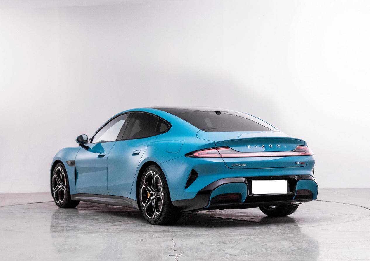 小米SU7实车内饰曝光，配备16.1英寸中控大屏，将于3月28日上市