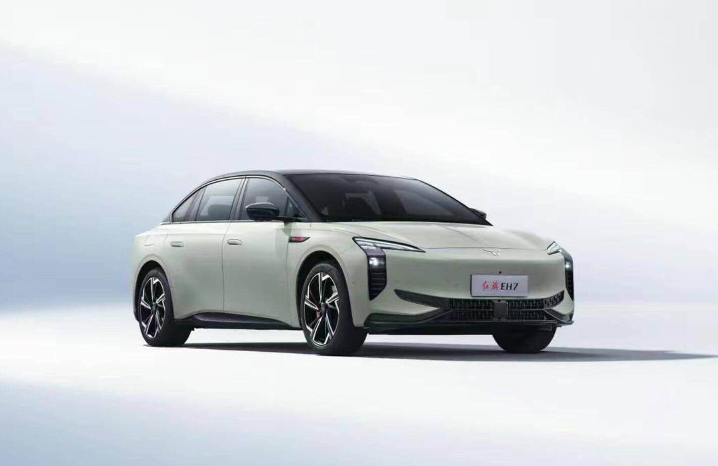 零百加速仅需3.5秒，续航高达820公里，红旗EH7重磅来袭