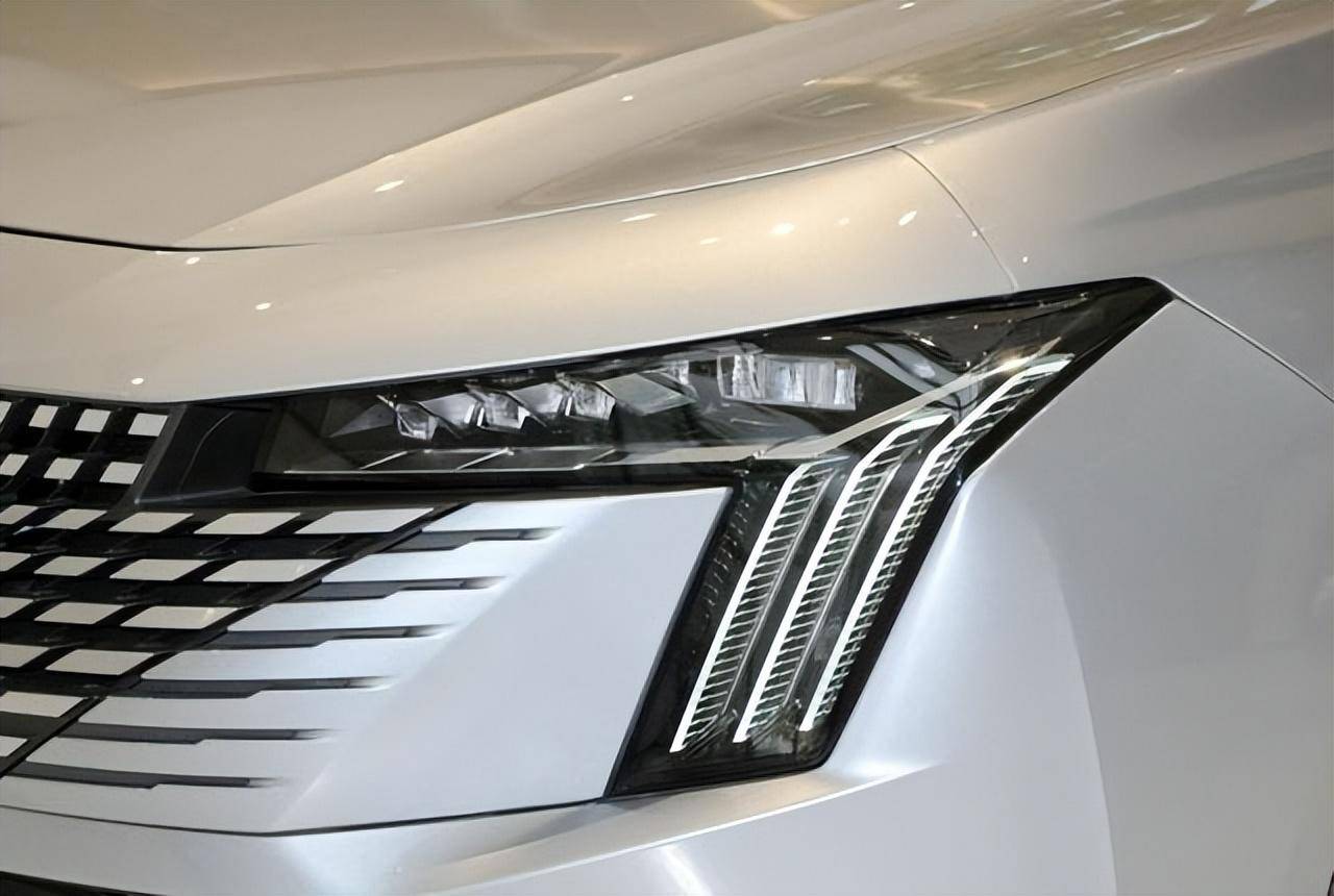 刚上市“一战而红”，配211马力+8AT，比迈腾便宜，如今少有人问