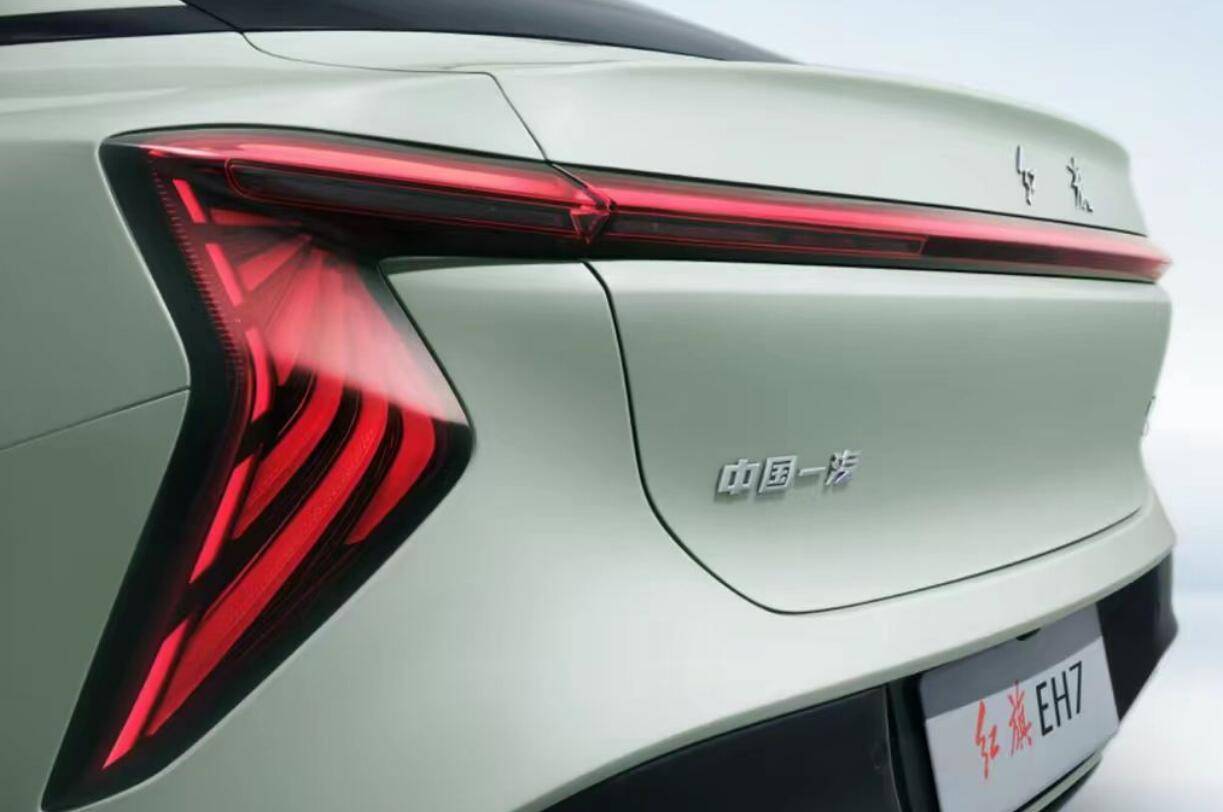 零百加速仅需3.5秒，续航高达820公里，红旗EH7重磅来袭