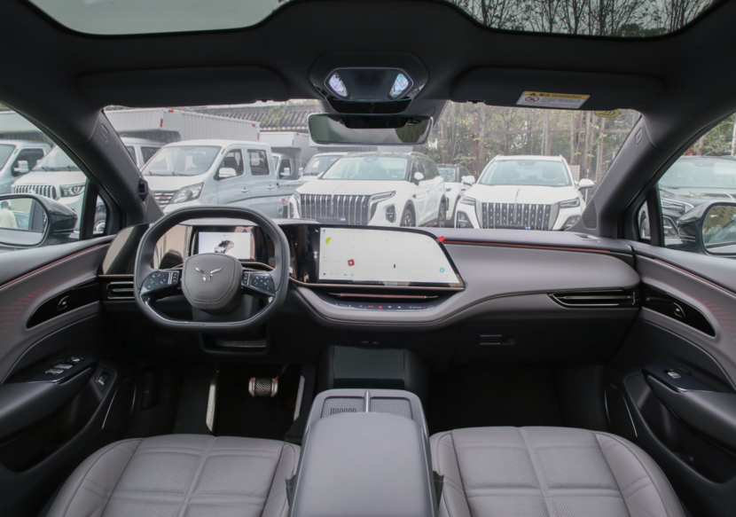 同为中大型轿车，22.98万起售的红旗EH7能否战胜比亚迪汉EV？