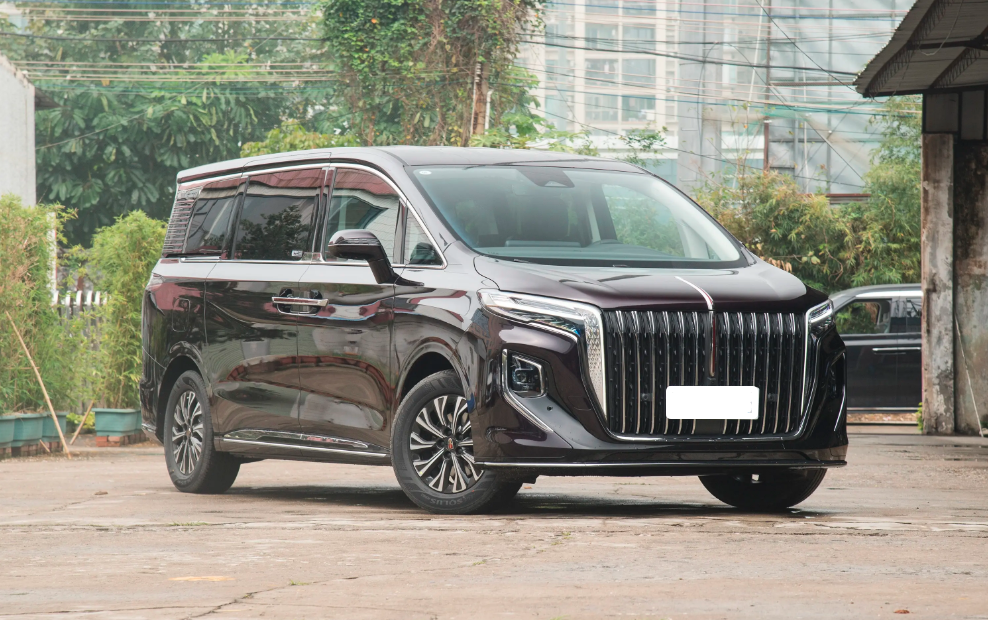 预售36万起红旗HQ9 PHEV实拍解析与燃油版有哪些差异？