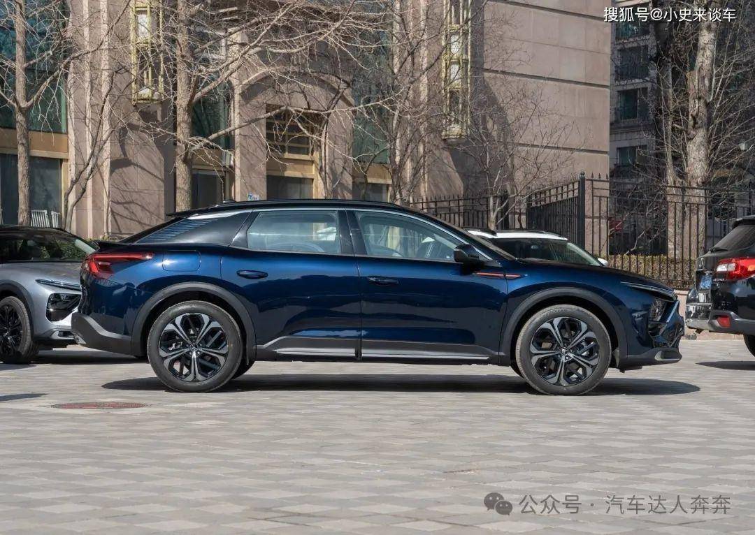 2024款凡尔赛C5 X上市！14.37万起标配座椅加热，搭载1.6T+爱信8AT