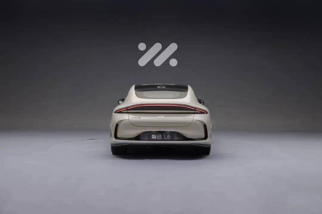 固态电池上车、卖23-33万，智己L6专打小米SU7？
