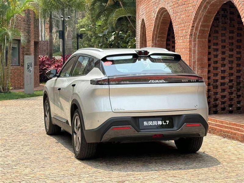 纯电续航205公里，插混、增程样样行！东风风神L7试驾