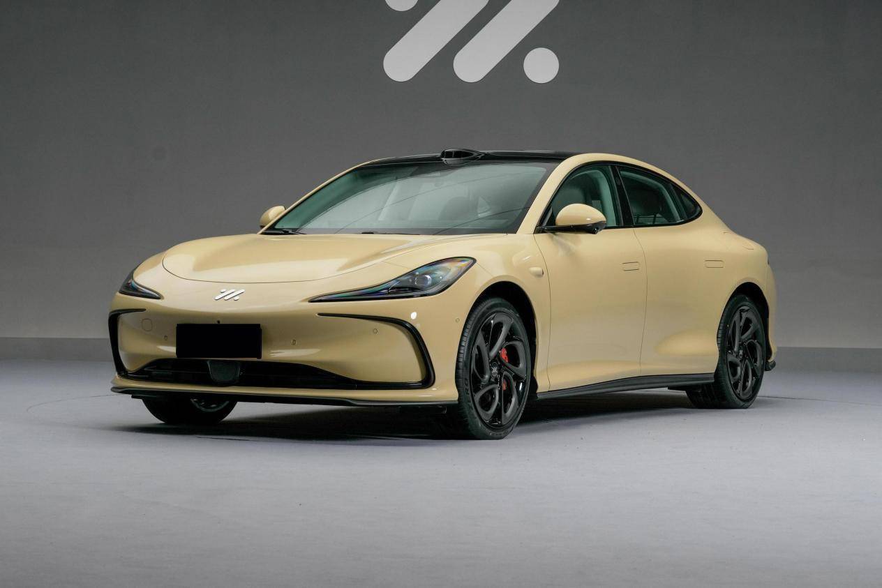 23小时订单破10000，标配后轮转向+激光雷达，科技“王炸”干不过小米SU7？