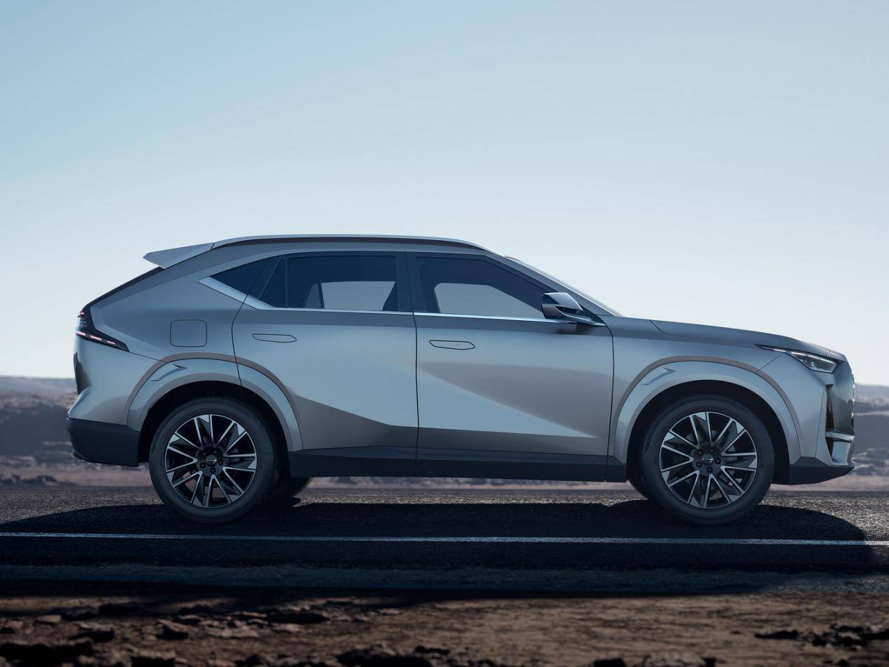 10万级家用SUV，长近4.7m，标配8气囊+L2，油耗6.8升