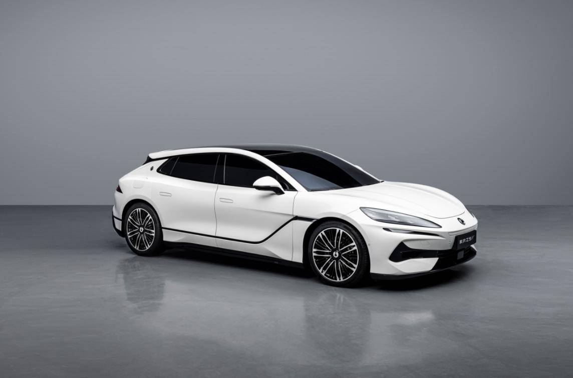 腾势帕梅Z9GT实车图曝光！D级尺寸，近千匹马力，e³技术值得期待