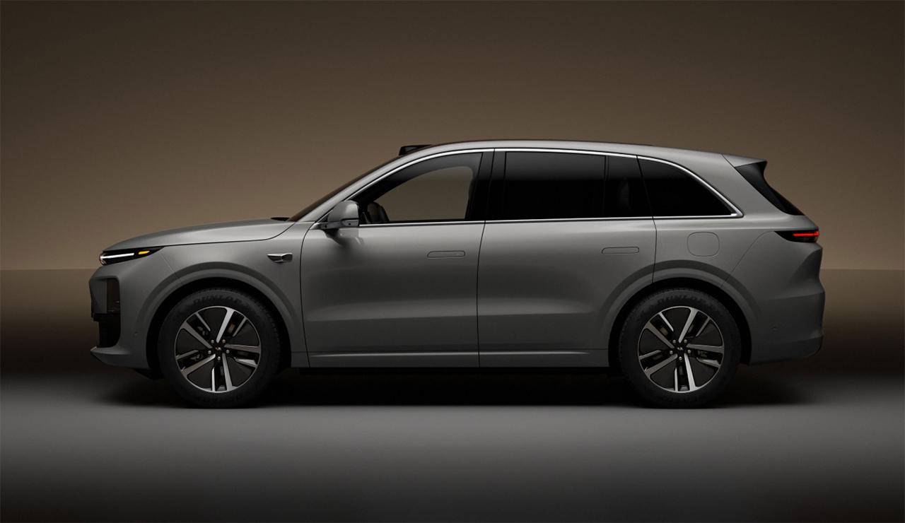 理想L6对比问界M7：同为增程SUV，起售价一致，冤家路窄谁更勇？