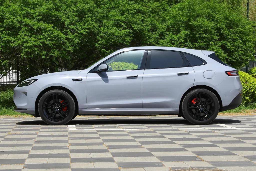 新款问界M5的价格和理想L6一样，24.98万起你会选哪个？