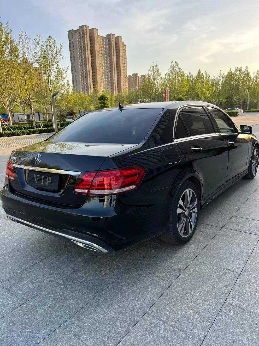 奔驰E300L：尊贵与舒适的完美融合