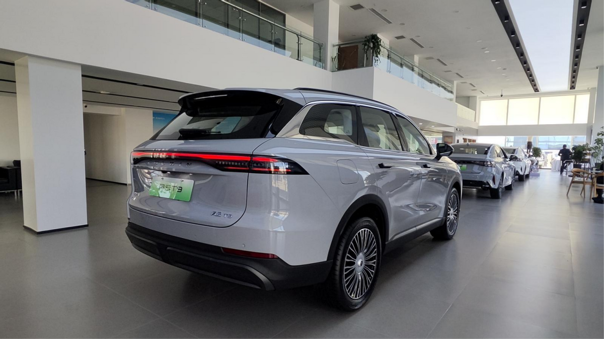 探店｜奇瑞风云T9 中型插混SUV 1400km+超长续航 预售15.99万起