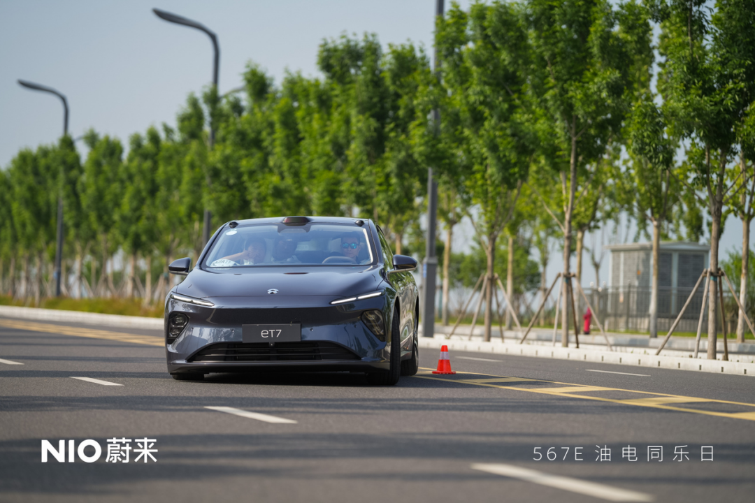 300名用户横评，蔚来ET7与56E打出行政级代际差