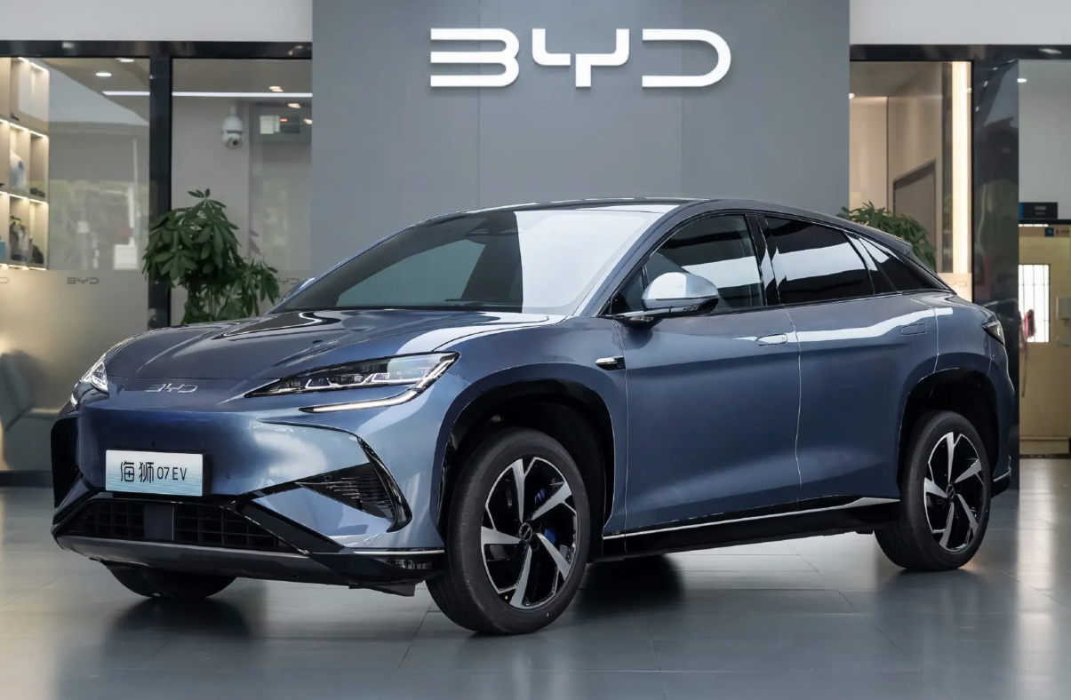 对比横评比亚迪海狮07 EV：续航、性能、智驾三方面表现均中规中矩