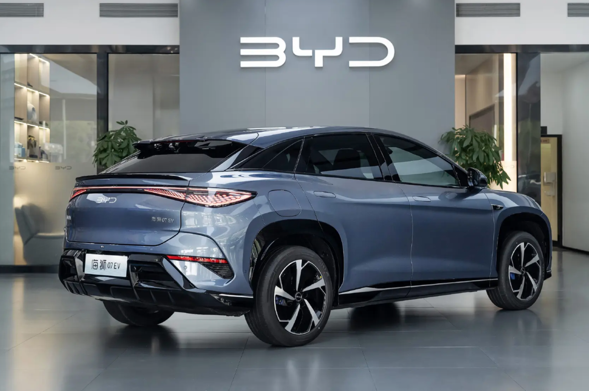 对比横评比亚迪海狮07 EV：续航、性能、智驾三方面表现均中规中矩