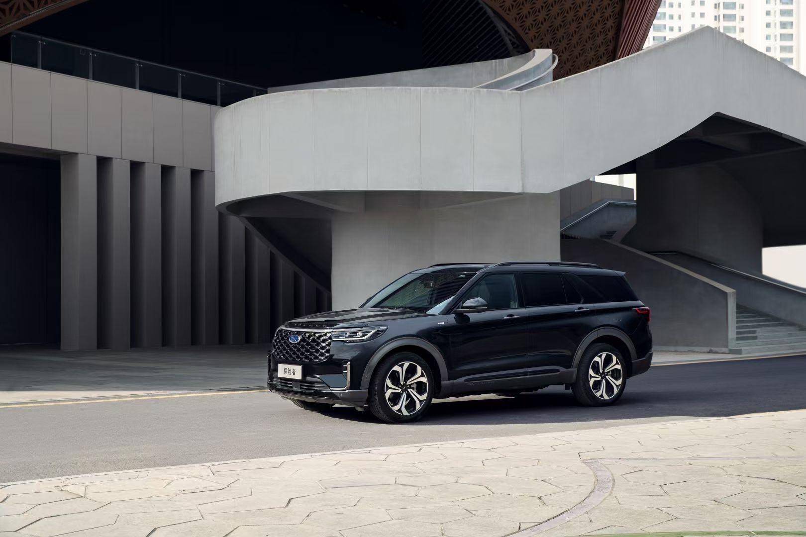 比汉兰达猛多了！30万“最有种”硬派SUV，2.3T配10AT，7.6秒破百