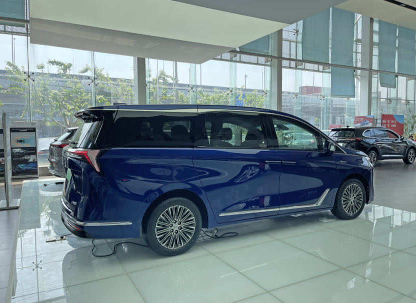 压力给到腾势D9/岚图梦想家 到店体验别克GL8 PHEV